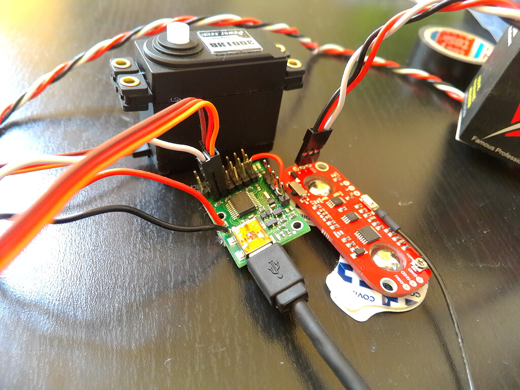 Creating a prosthesis with the muscular sensor - Servo controllers and ...